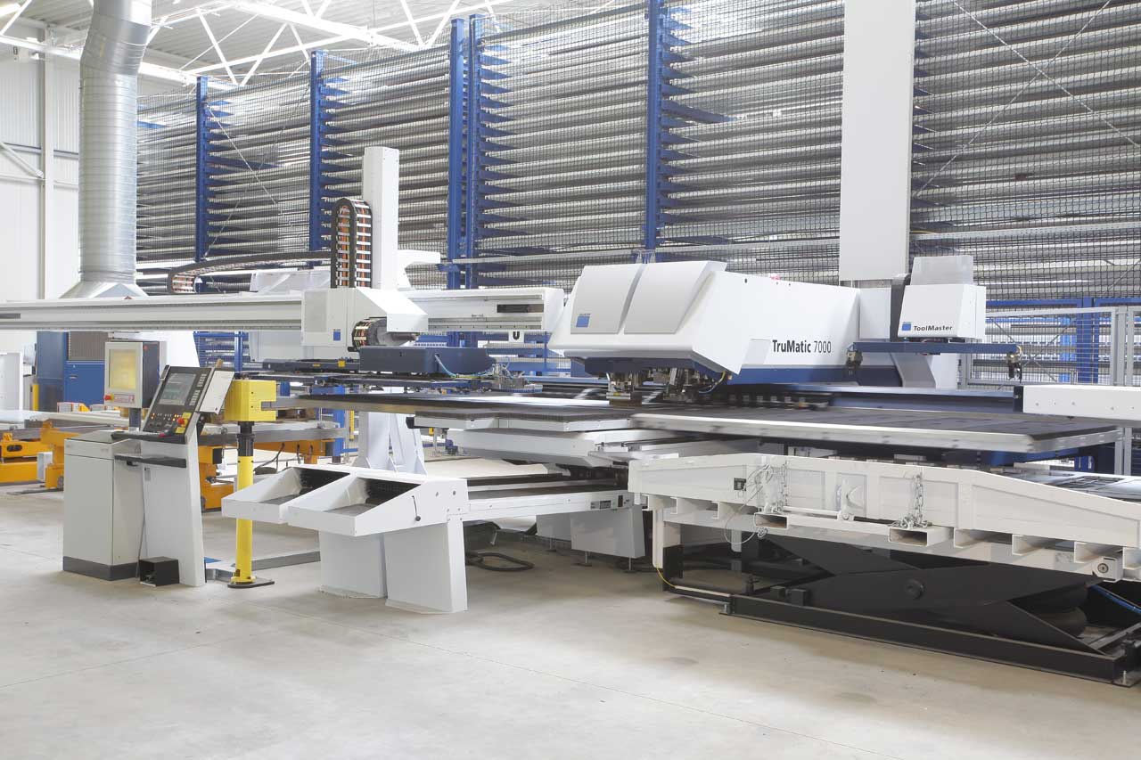 Neue Highend-Maschine: Trumpf TruMatic 7000 - Heinzig Metalltechnik GmbH